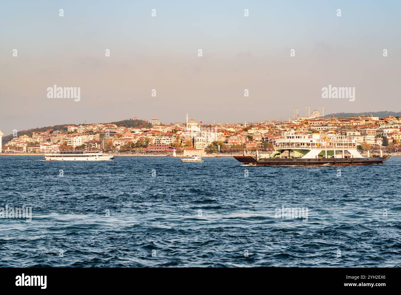 Istanbul old city skyline hi-res stock photography and images - Alamy