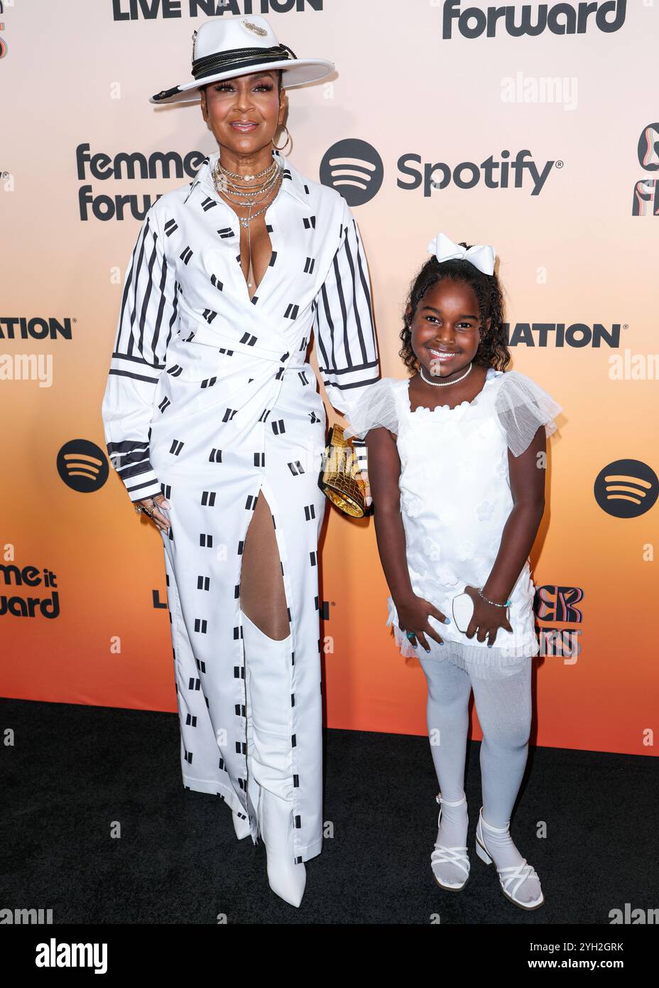 BEVERLY HILLS, LOS ANGELES, CALIFORNIA, USA - NOVEMBER 08: LisaRaye McCoy and daughter Bella Rae ...