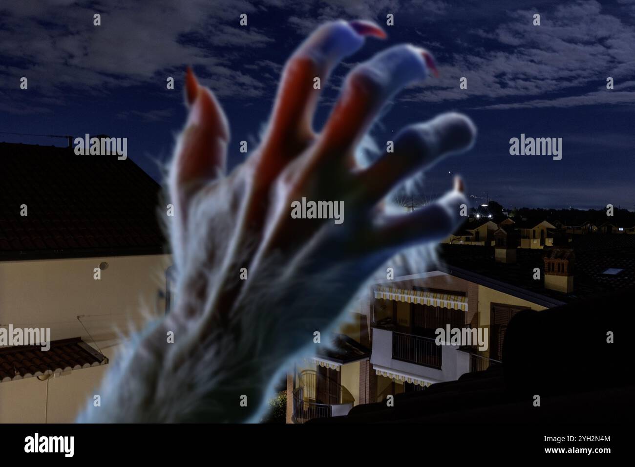 Night of the werewolf film hi-res stock photography and images - Alamy