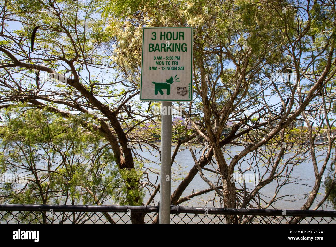 Brisbane, Queensland. 4th October 2024. 3 hour barking street sign in ...