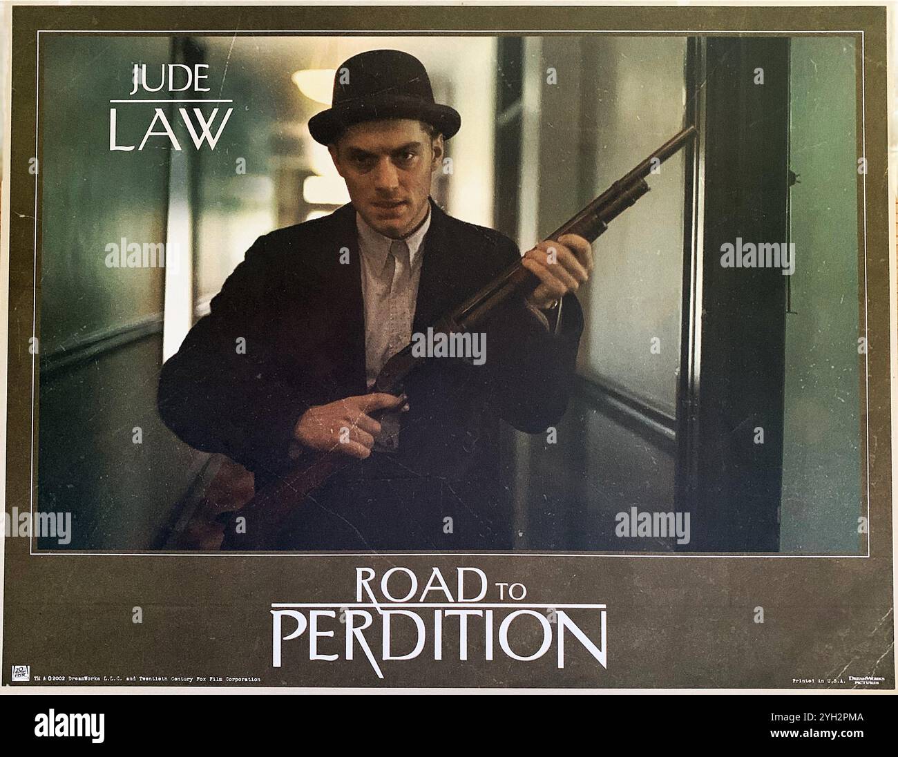 JUDE LAW in ROAD TO PERDITION 2002 director SAM MENDES screenplay David ...