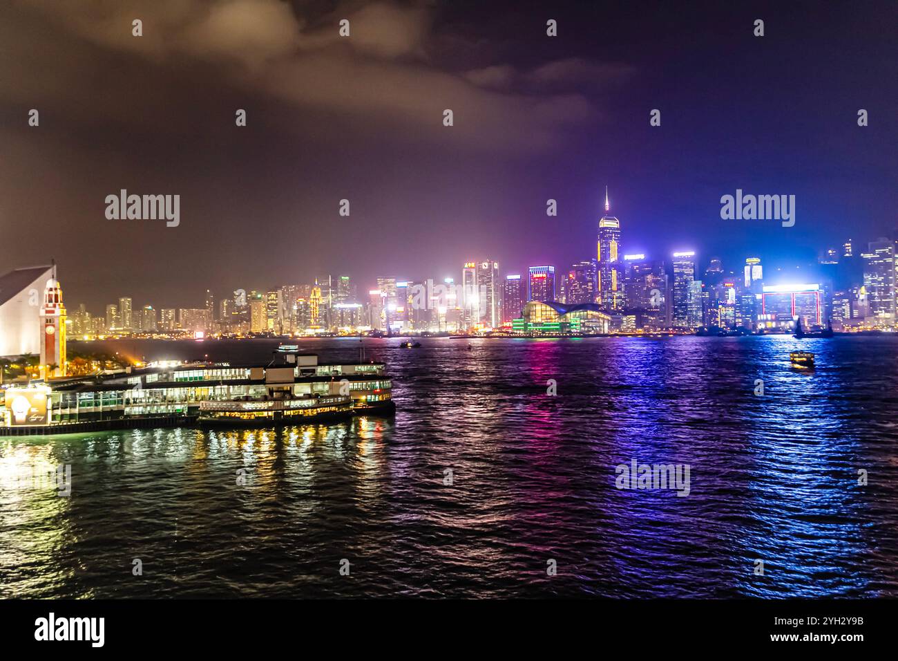 Victoria Harbour's Night Symphony of Lights, Hong Kong Stock Photo - Alamy