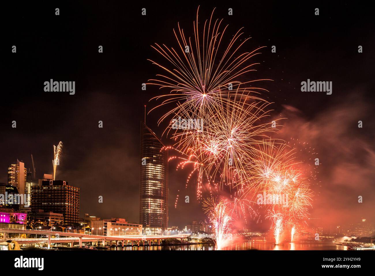Fireworks Lighting Up Brisbane Stock Photo - Alamy