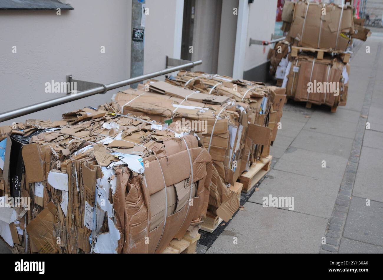 Copenhagen/ DenmarK/08 November 2024/ Pop bundels for reycling in ...