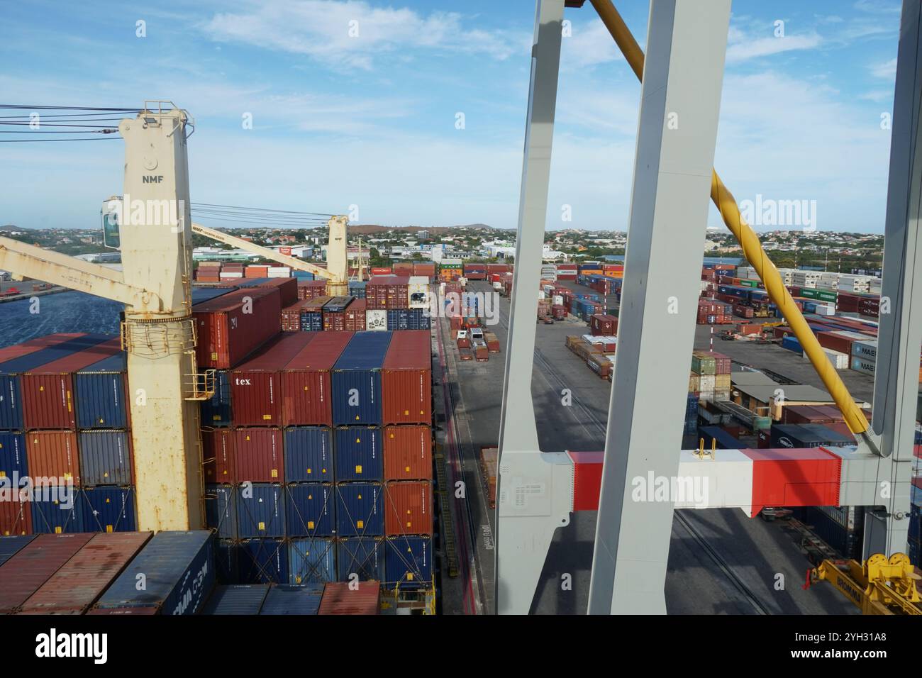 Gantry crane construction above loaded container vessel situated in ...