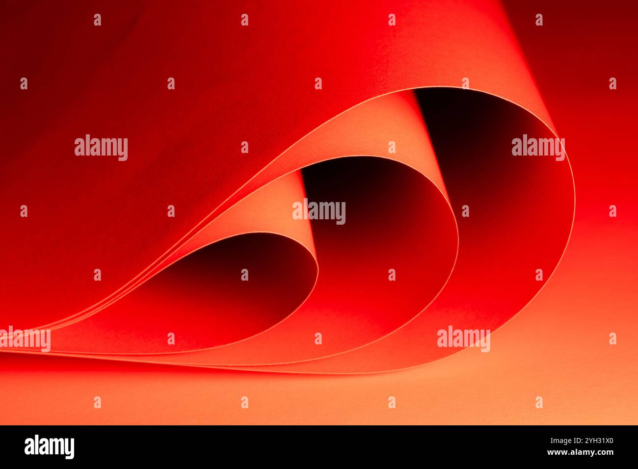 Dynamic curved lines in bright red hi-res stock photography and images - Alamy