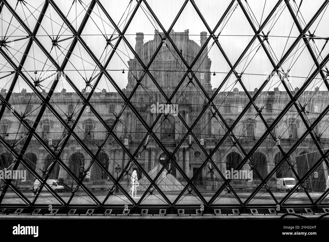 Louvre Pyramid Reflection Stock Photo - Alamy