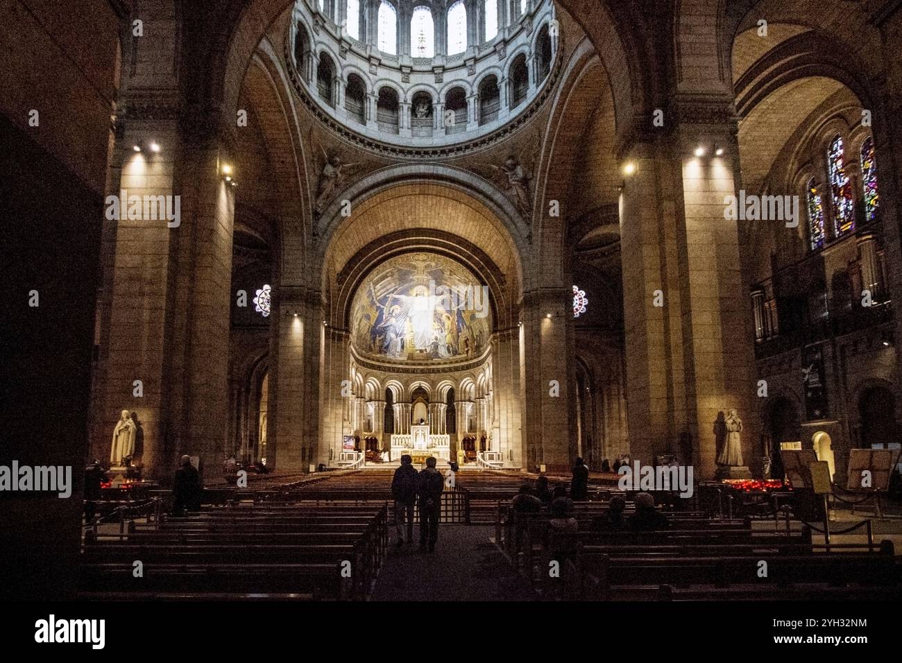 Interior basilica sacre coeur paris hi-res stock photography and images ...