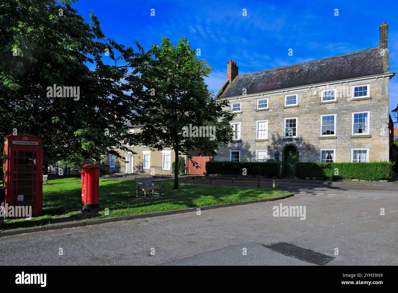 Georgian buildings around Folkingham village green; Lincolnshire ...