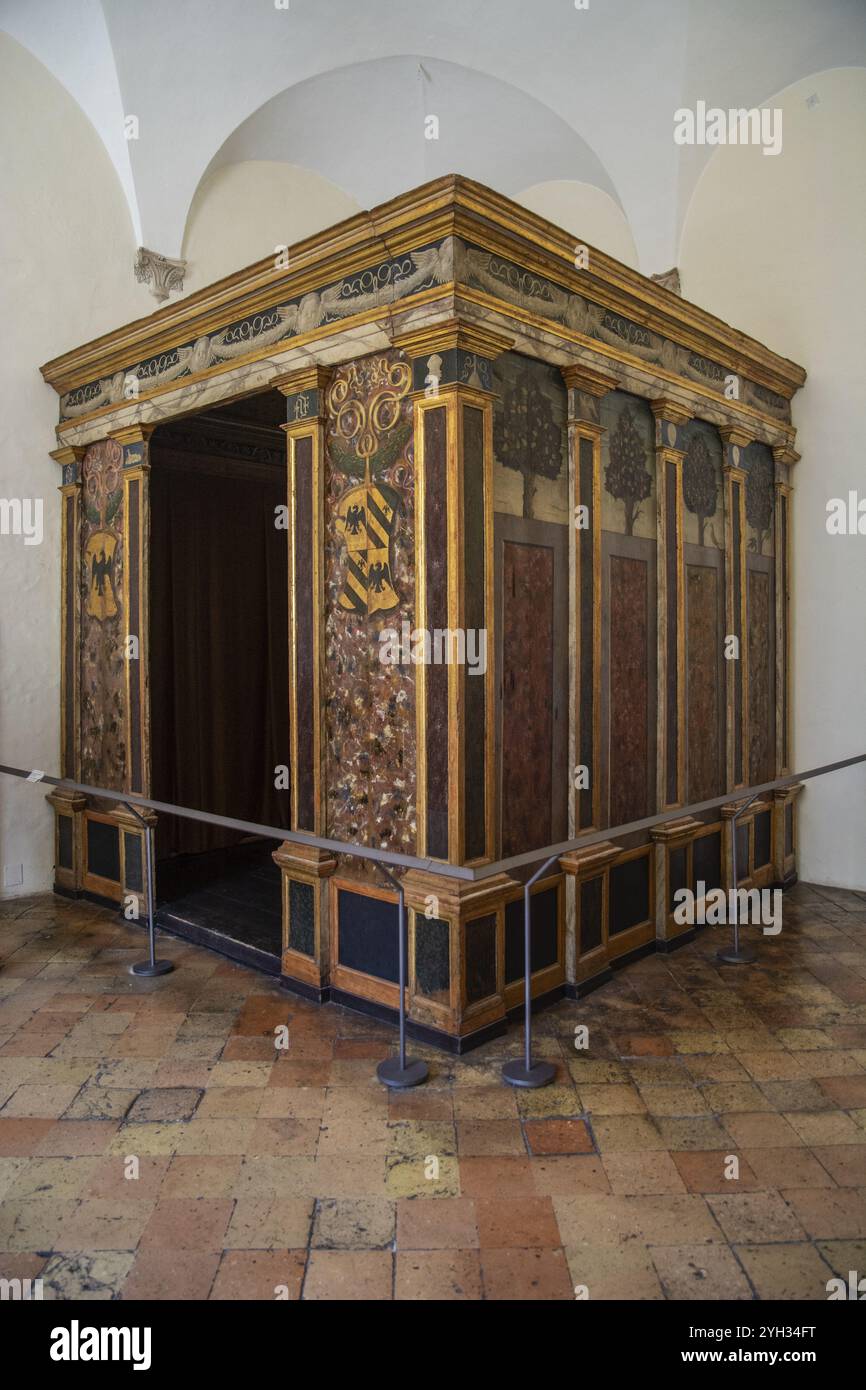 Interior in Palazzo Ducale, a bed room, Unesco world heritage site ...