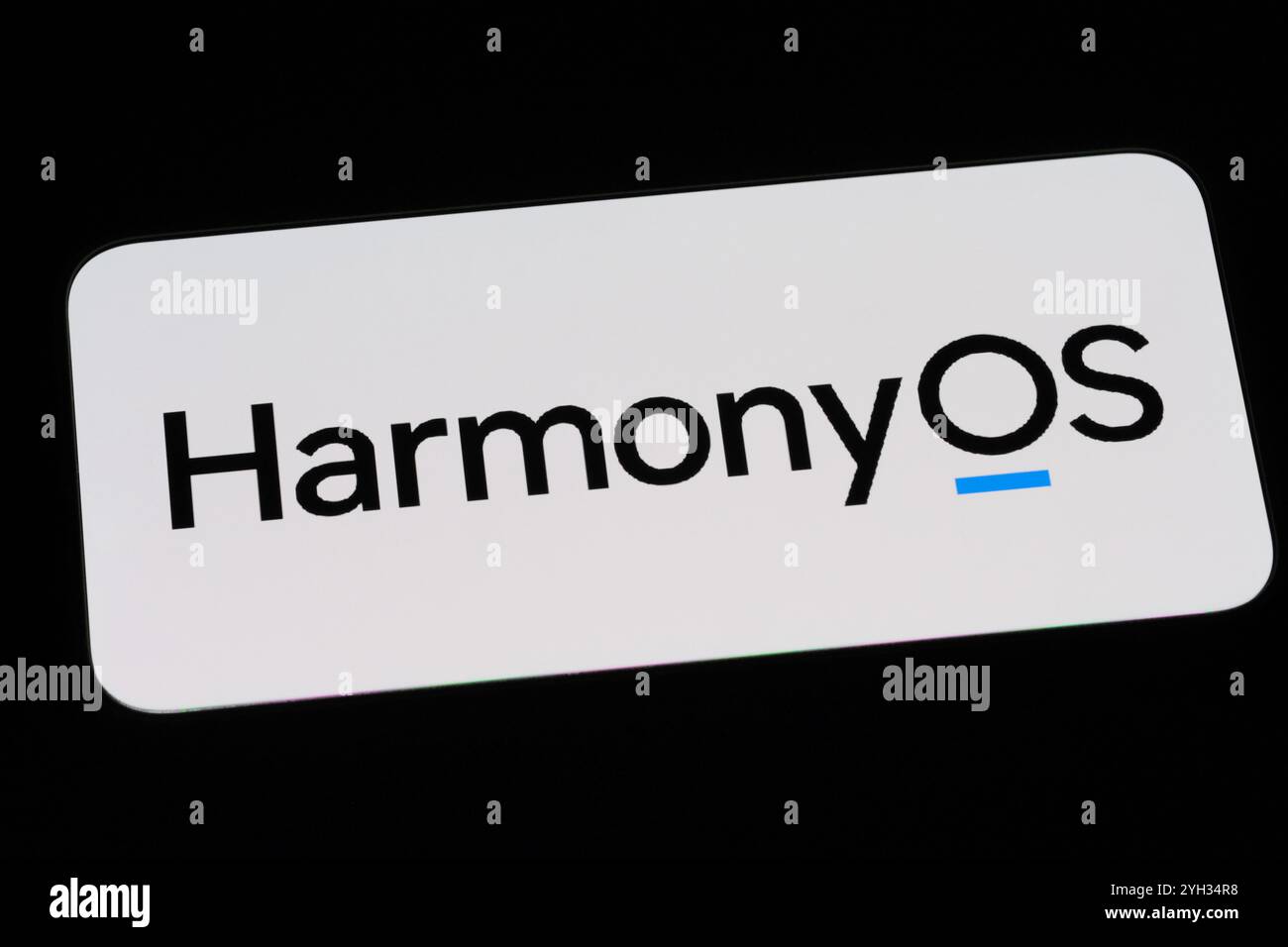 HarmonyOS operating system by Huawei on phone screen Stock Photo - Alamy