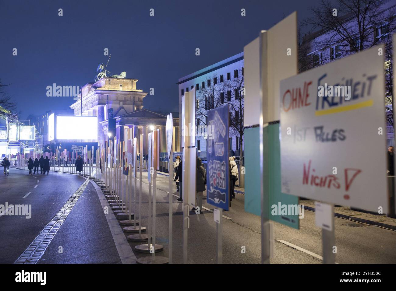 Signs painted by children with, among other things, the inscription ...