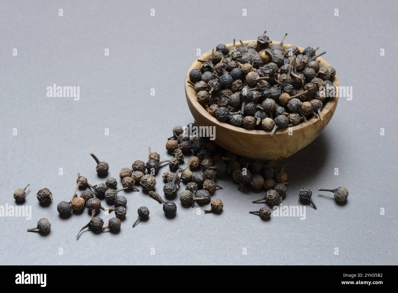 Cubeb pepper, peppercorns in shell, Piper cubeba Stock Photo - Alamy