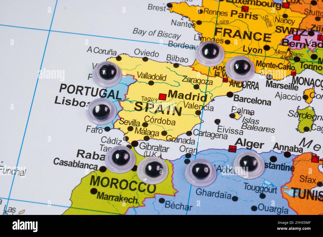 A political map where all the eyes of the neighbors are on Spain Stock ...