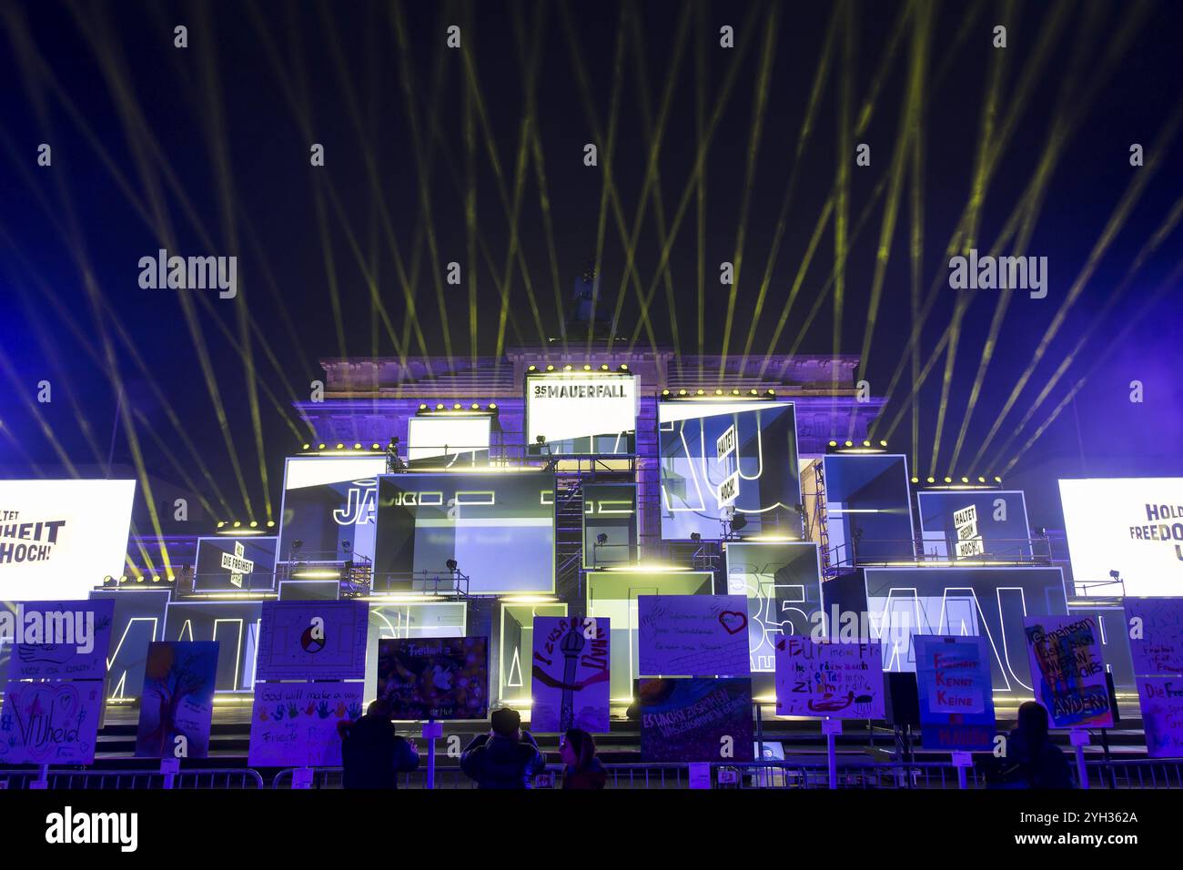 Light installation at the Brandenburg Tor to mark the 35th anniversary ...