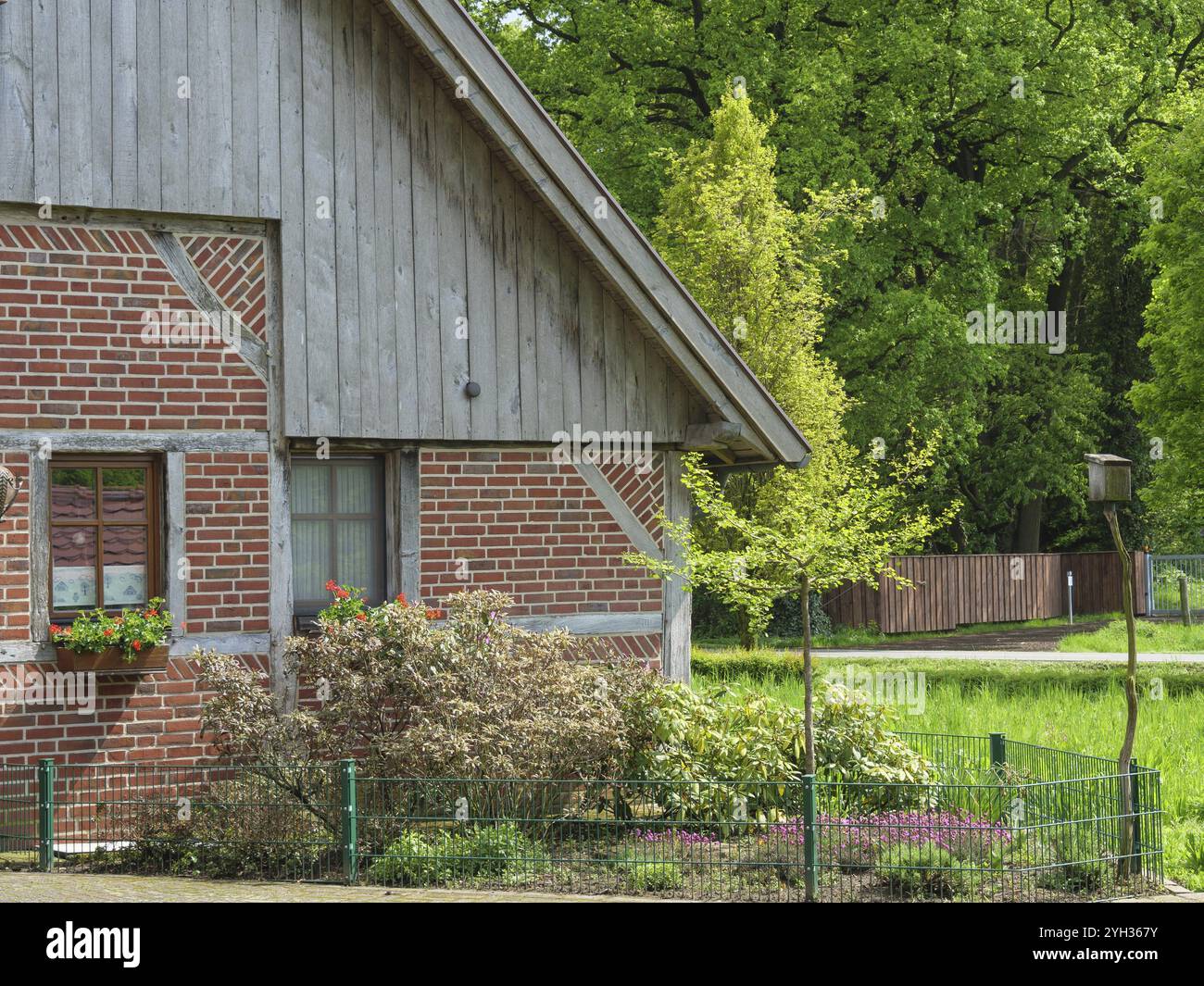 Brick barns hi-res stock photography and images - Alamy