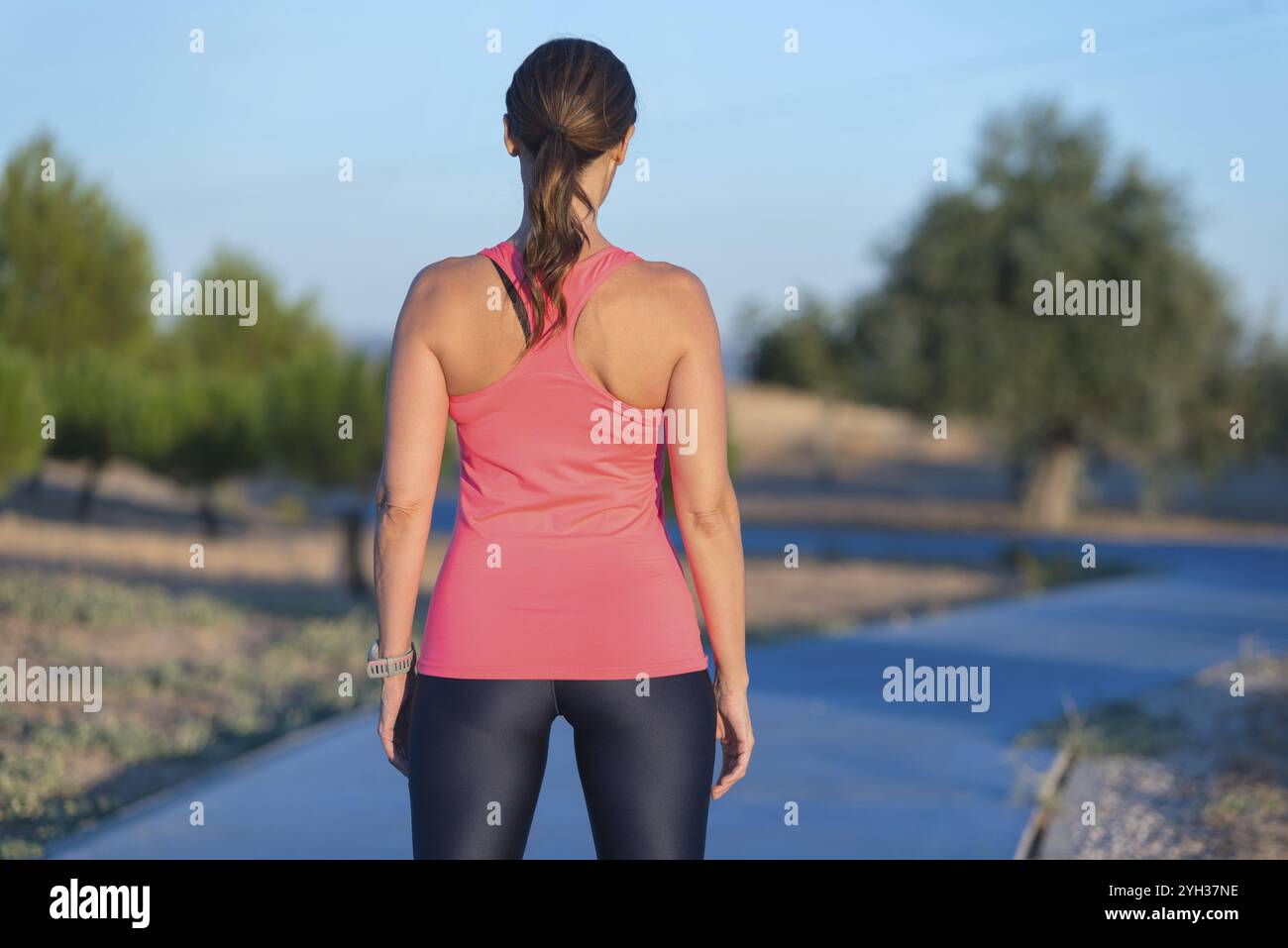 Back view sportsmen running hi-res stock photography and images - Alamy