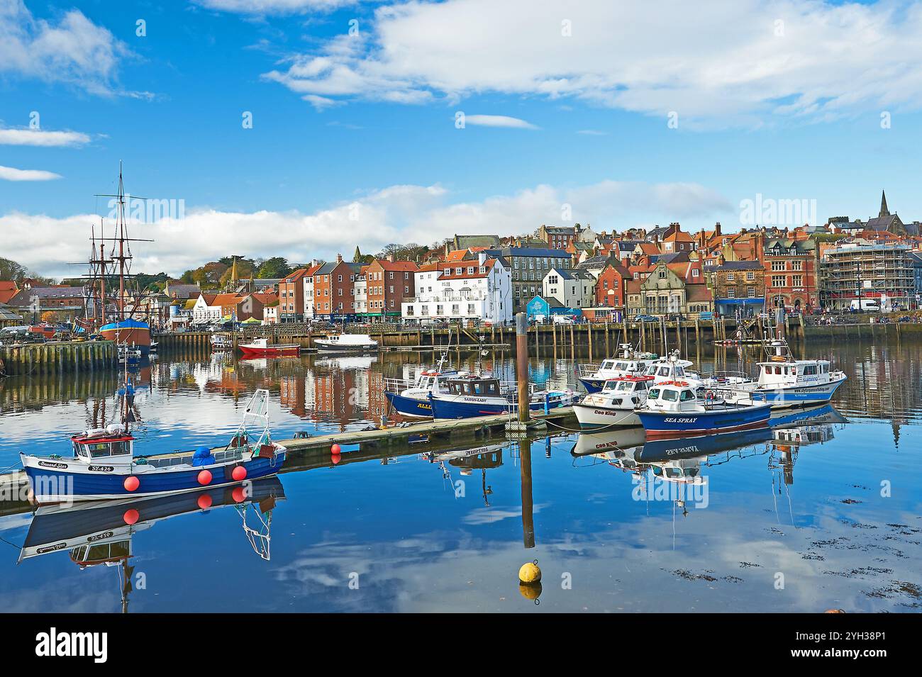 Whitby fishing hi-res stock photography and images - Alamy