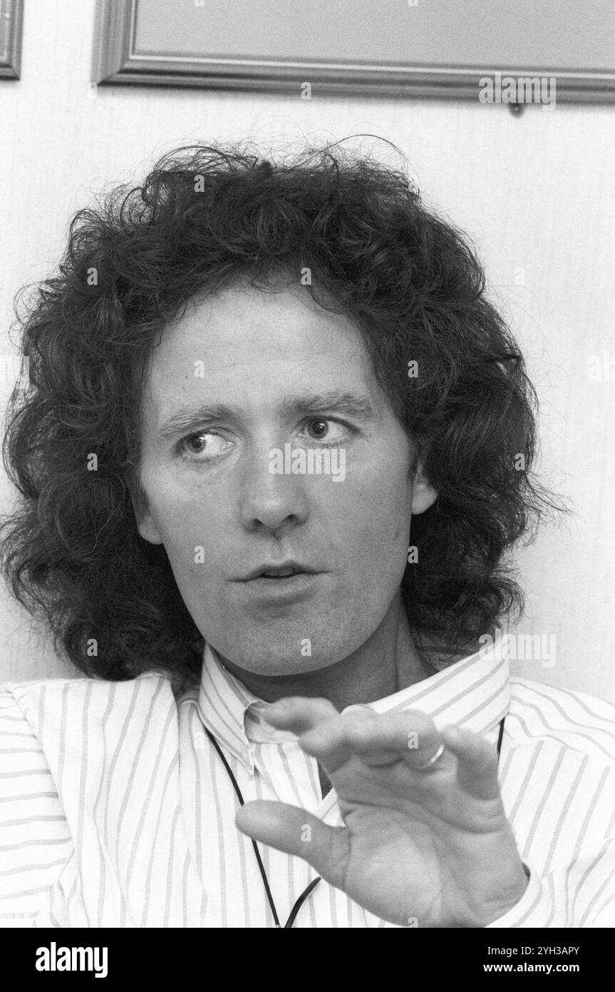 Gilbert o sullivan singer Black and White Stock Photos & Images - Alamy