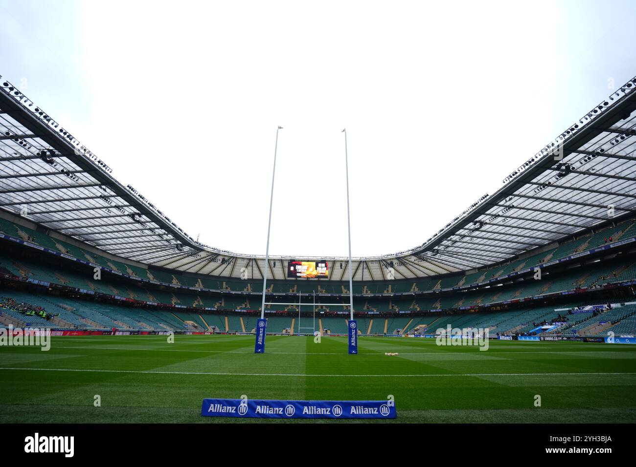 Allianz stadium twickenham general view hi-res stock photography and ...