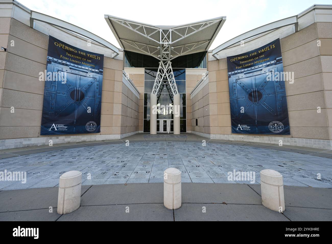 Entrance and Exit to the US Army Airborne & Special Operations Museum ...