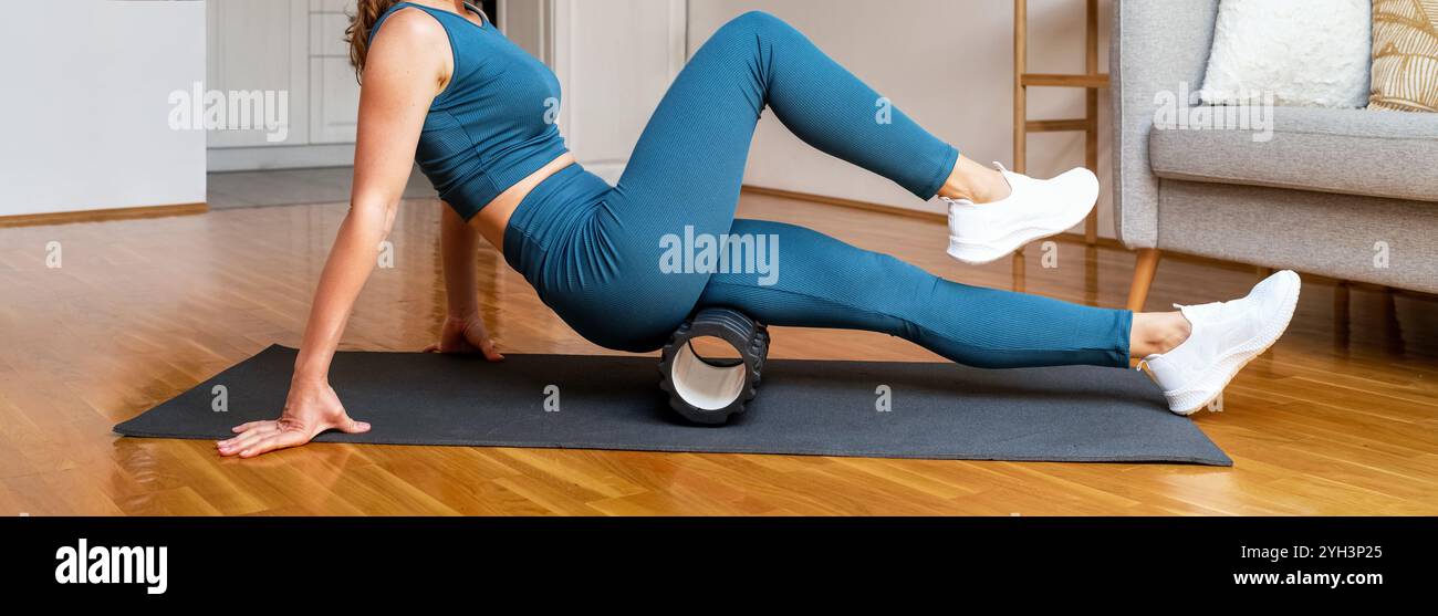Fit woman exercises on mat hi-res stock photography and images - Alamy