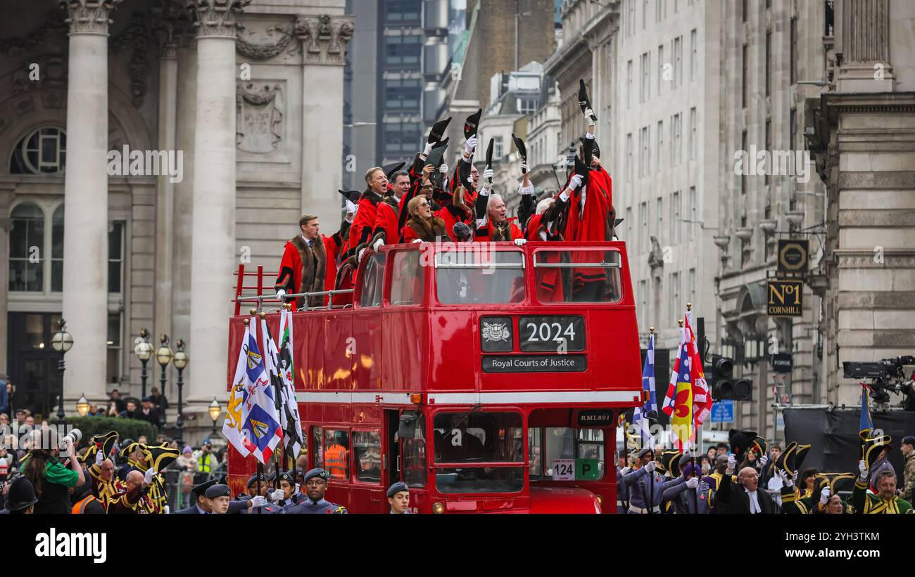 London, UK, 09th Nov 2025. Aldermen and women, among them several ...