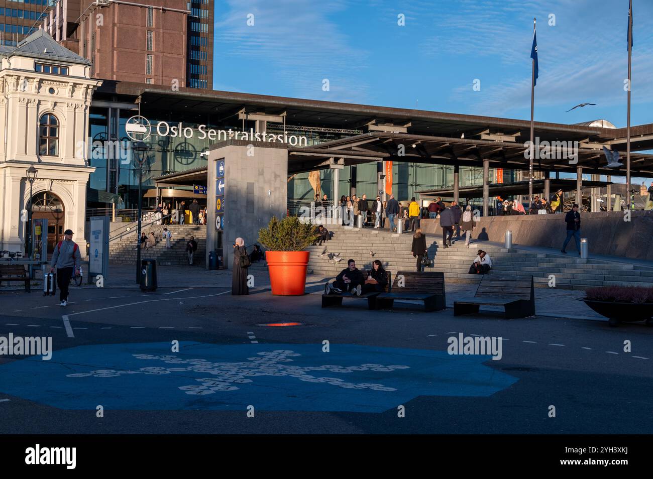 Oslo sentralstasion hi-res stock photography and images - Alamy