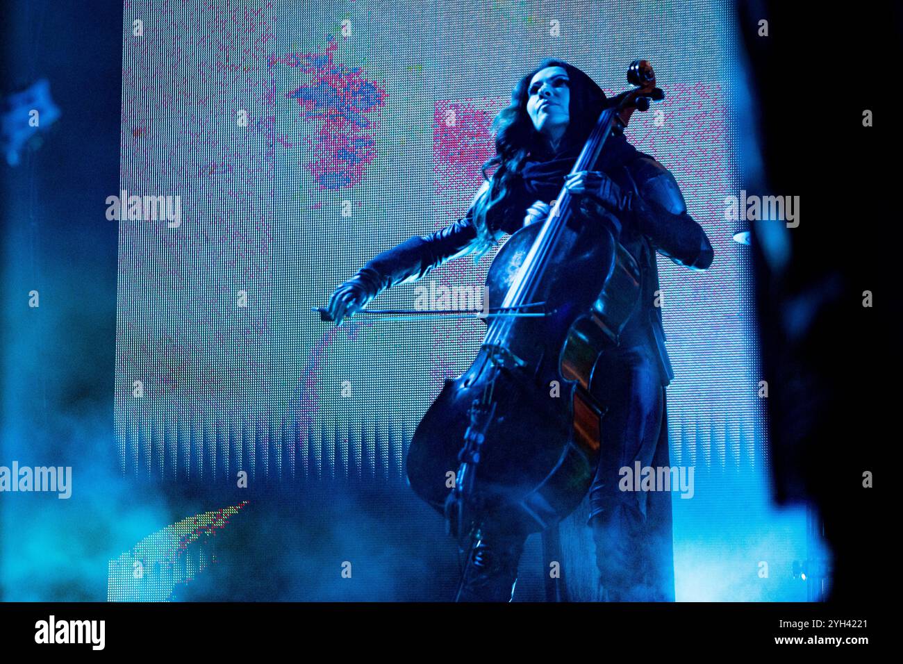 Starset band singer hi-res stock photography and images - Alamy