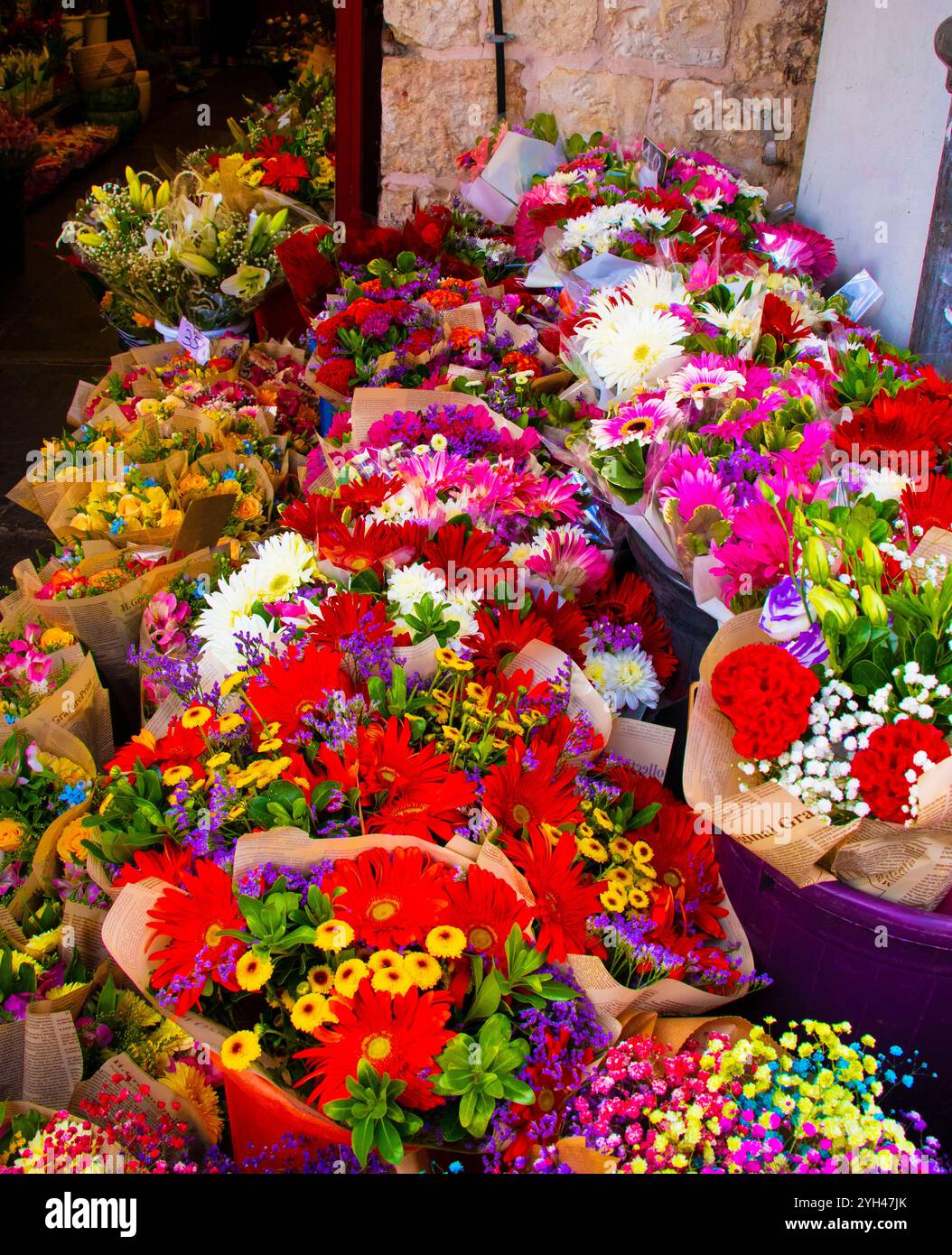 Mixed flower display Stock Photo - Alamy