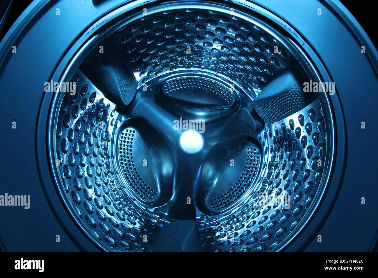 Empty washing machine cleaning cycle hi-res stock photography and ...