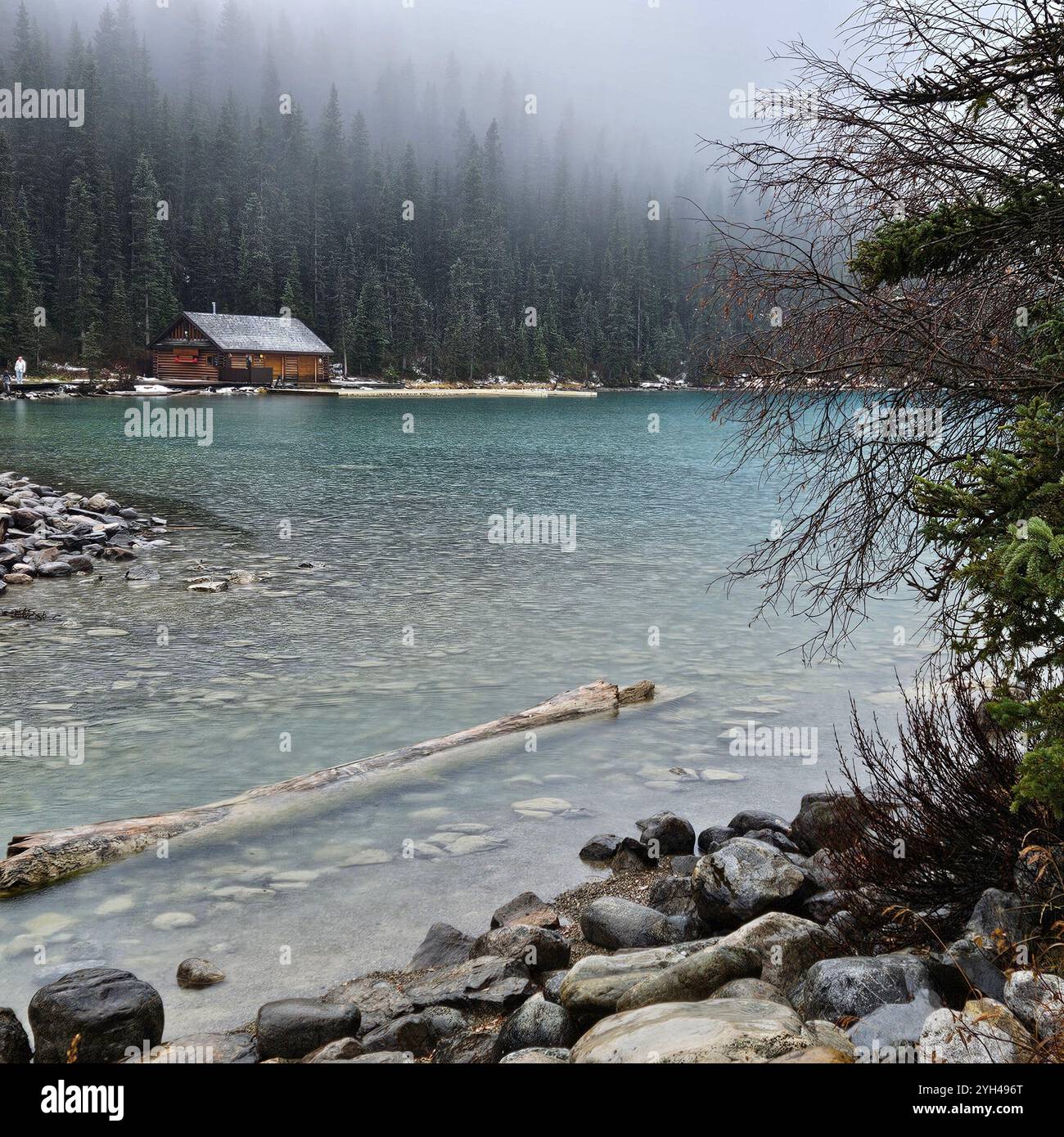 Turquoise water lake louise hi-res stock photography and images - Alamy