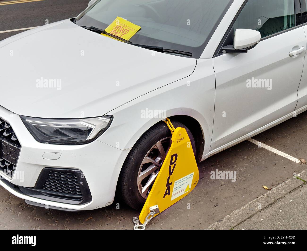 Untaxed vehicle warning hi-res stock photography and images - Alamy