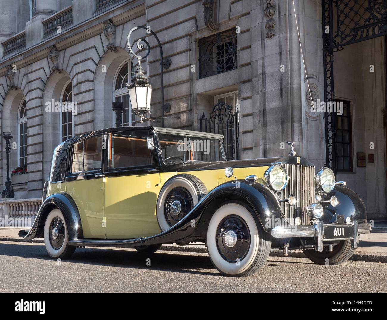 1937 Rolls Royce Phantom III Goldfinger Rolls Royce used in James Bond ...