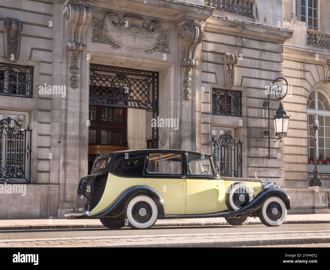 1937 Rolls Royce Phantom III Goldfinger Rolls Royce used in James Bond ...