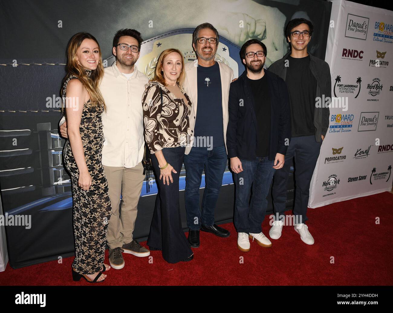 Anna romano and ray romano hi-res stock photography and images - Alamy
