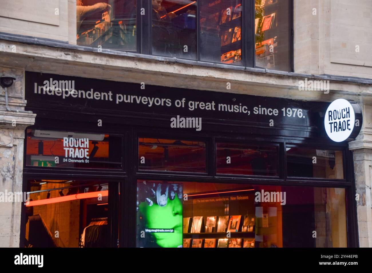 New covent garden logo hi-res stock photography and images - Alamy