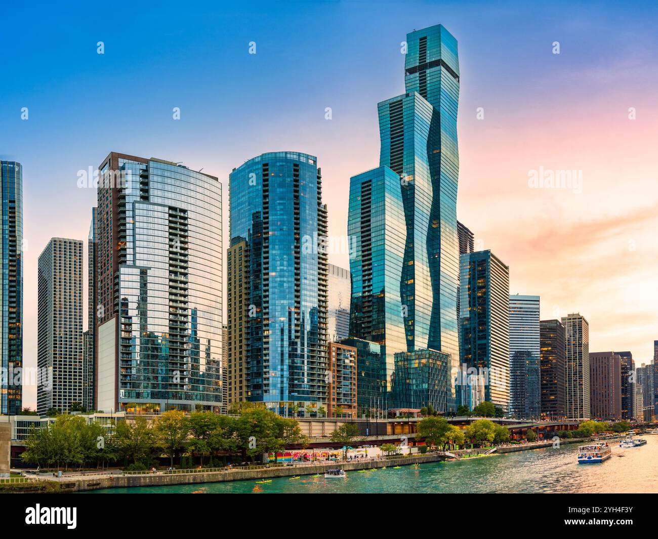 Chicago landscape and buildings hi-res stock photography and images - Alamy