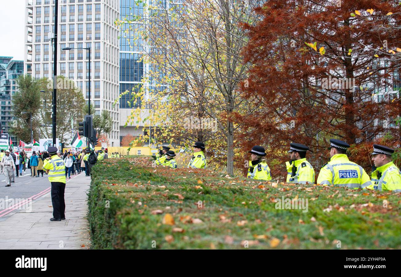 London, UK. 2nd November 2024. Metropolitan Police officers on duty ...