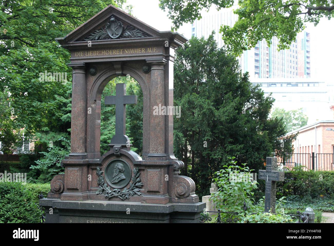 ...hier ruht in Frieden Louis Schwartzkopff Friedhof ...