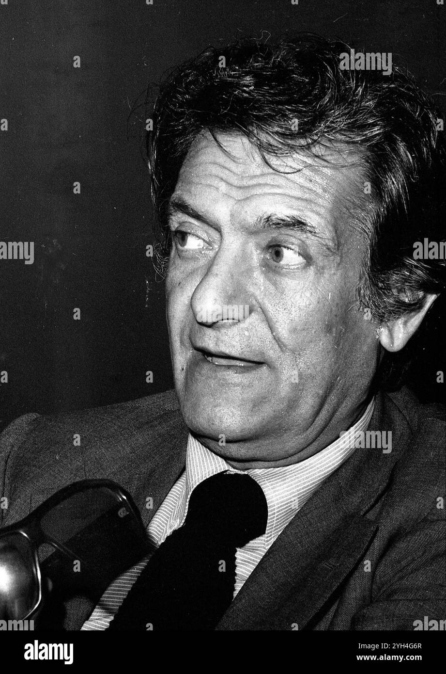 Spanish film and theater actor Alberto Closas during an interview in ...