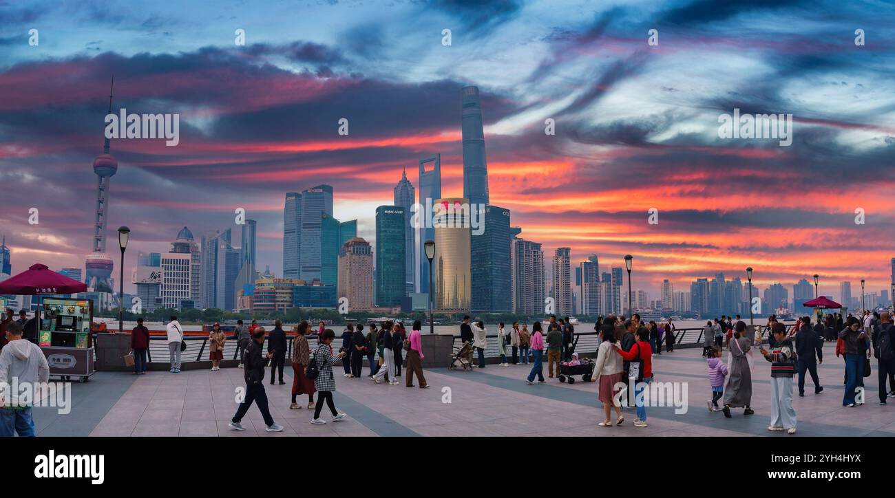Shanghai Skyline at Sunset with Oriental Pearl Tower and Bund Stock ...