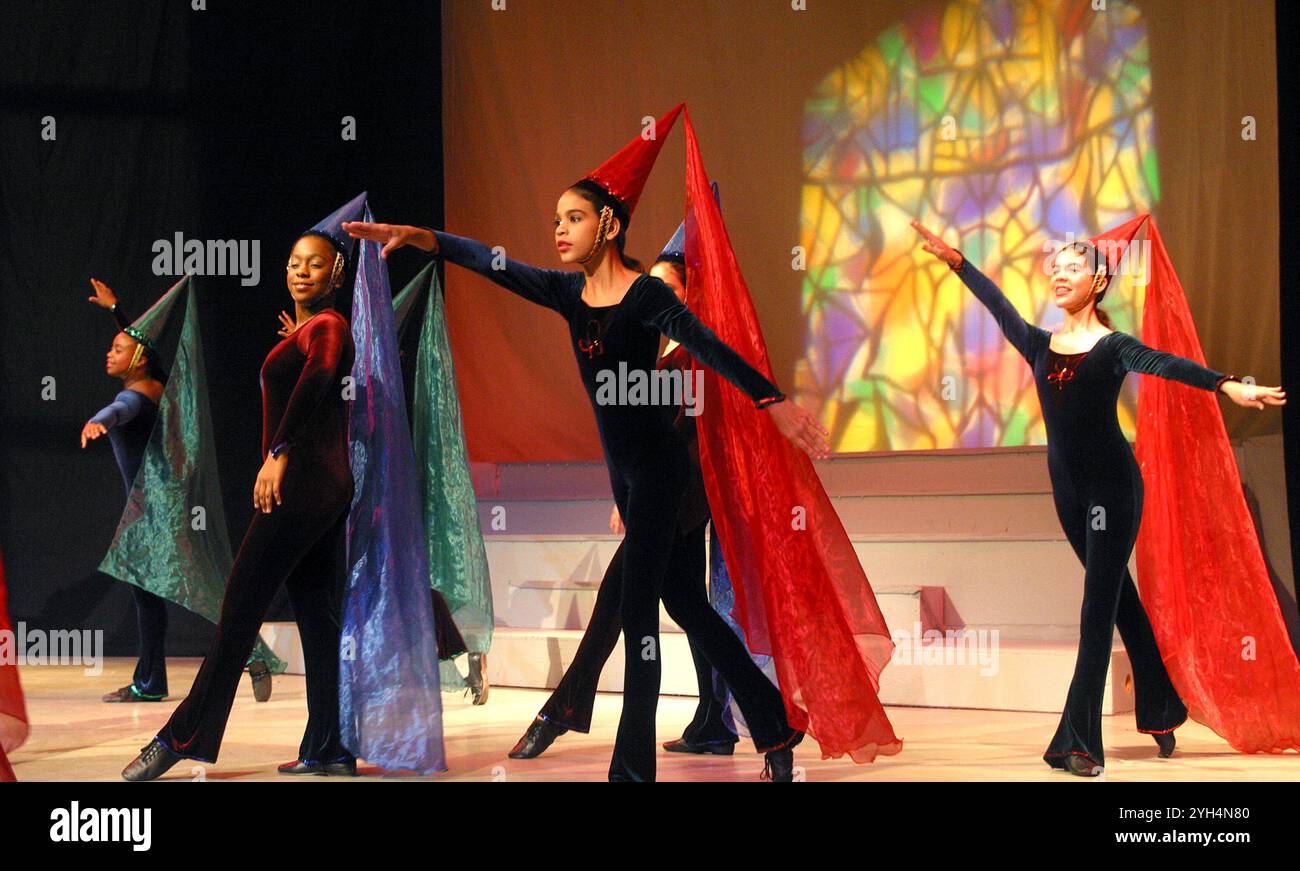 Dancing in barbados hi-res stock photography and images - Alamy