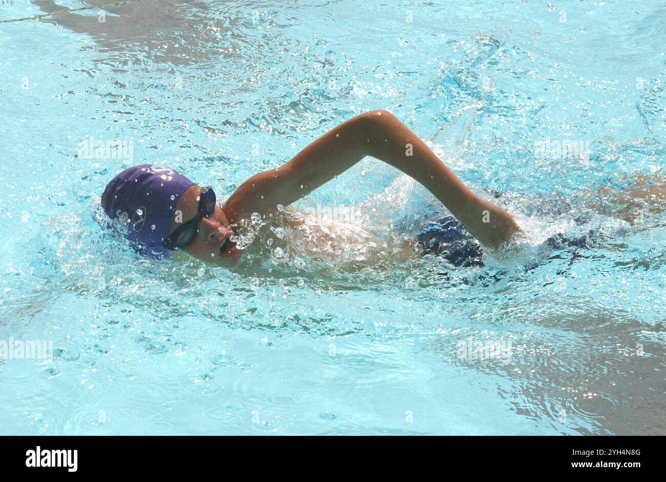Photo man swimming in hi-res stock photography and images - Alamy