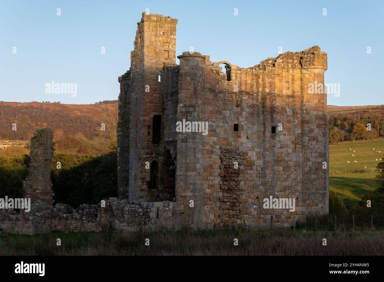 Ruins of edlingham castle hi-res stock photography and images - Alamy
