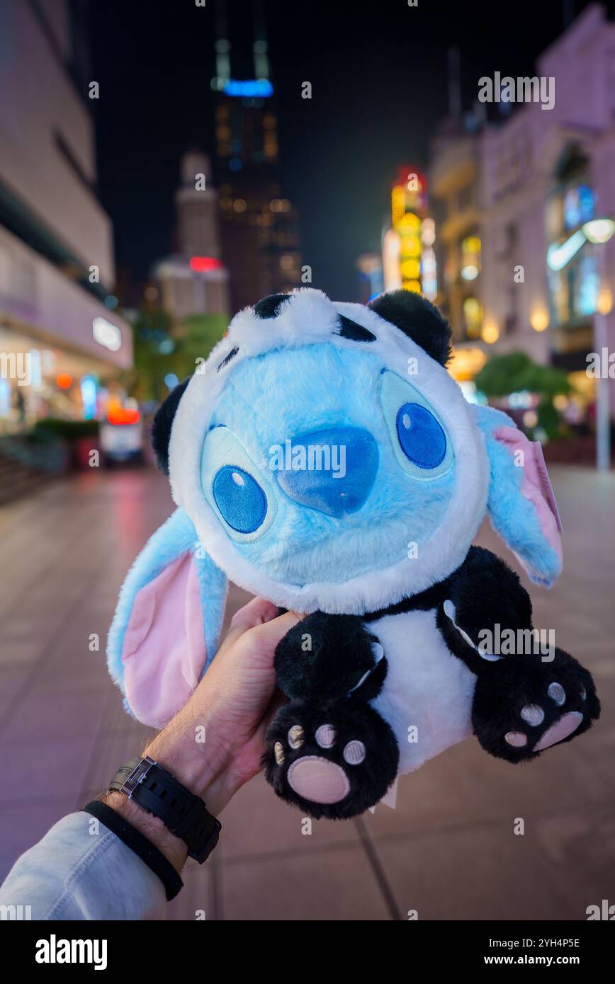 Lively features hi-res stock photography and images - Alamy