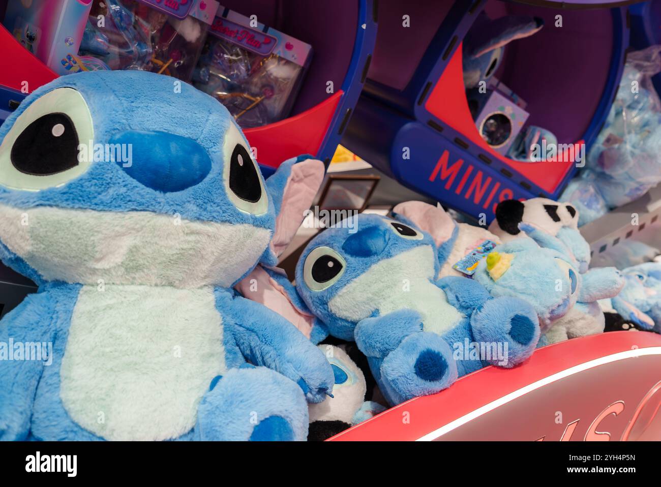 Displaying toys hi-res stock photography and images - Alamy