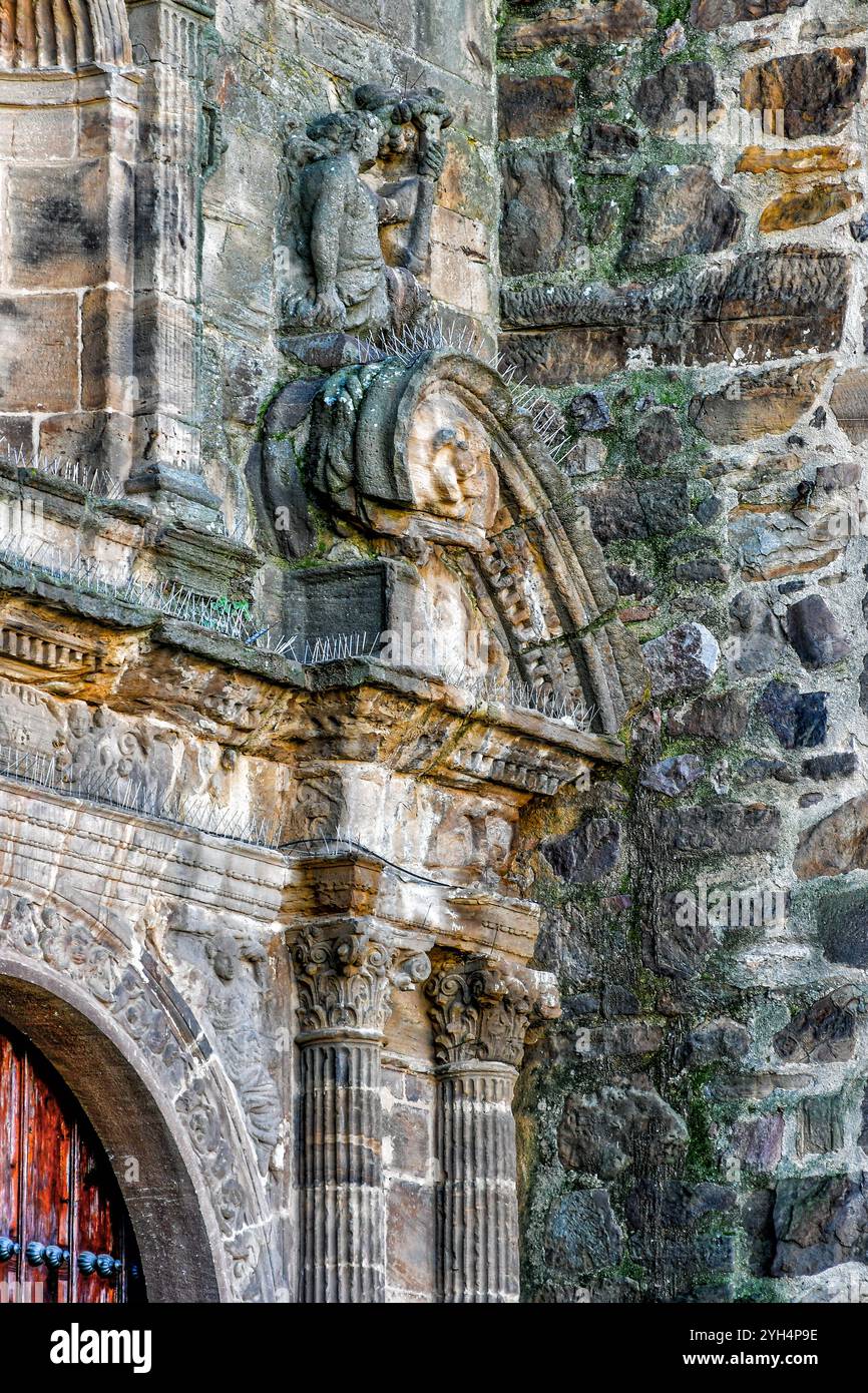 Image of the Cardinal Virtue of the Fortress. Detail of the north ...