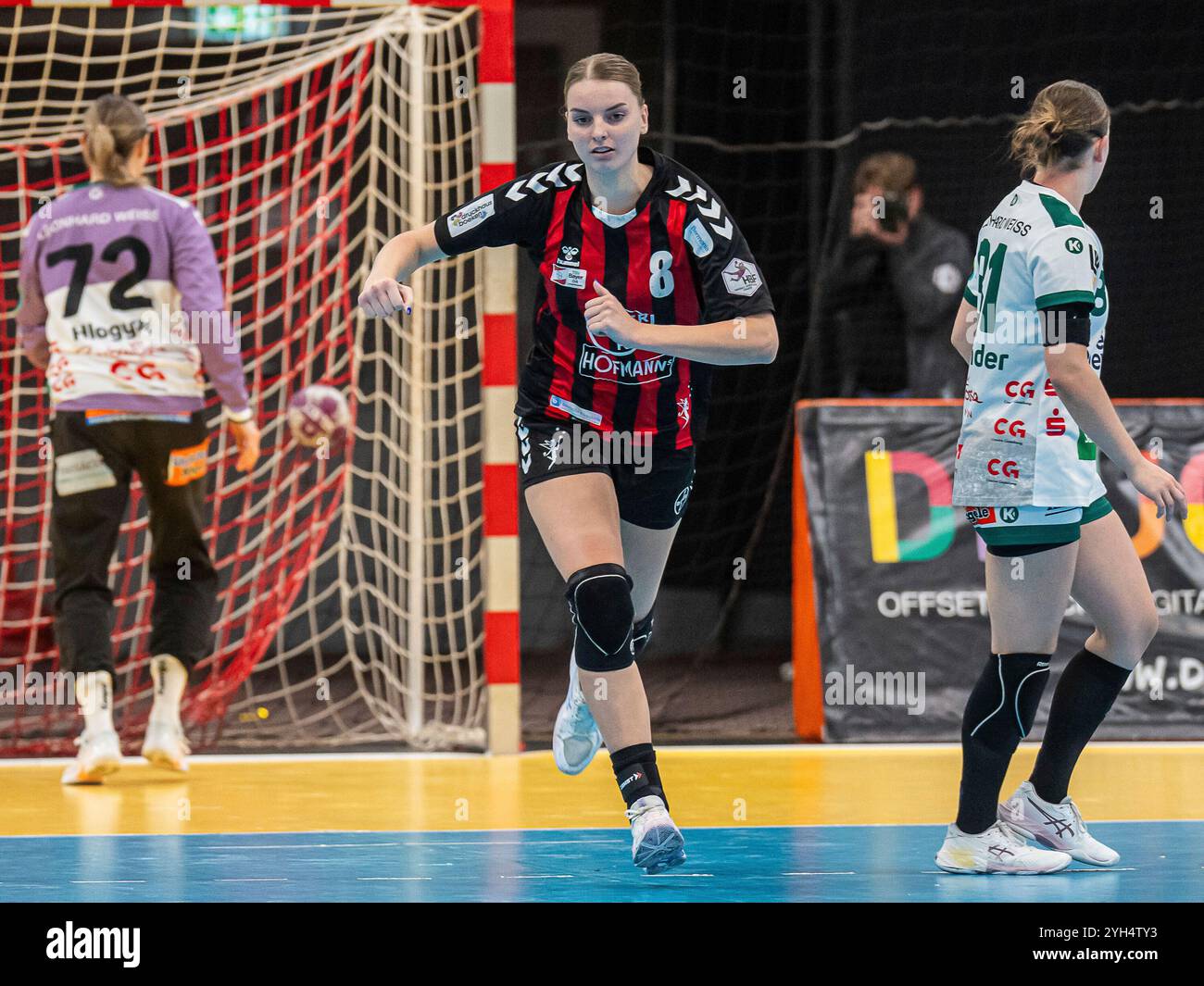 Fem Julia Boeters (TSV Bayer 04 Leverkusen, #08) jubelt nach einem ...