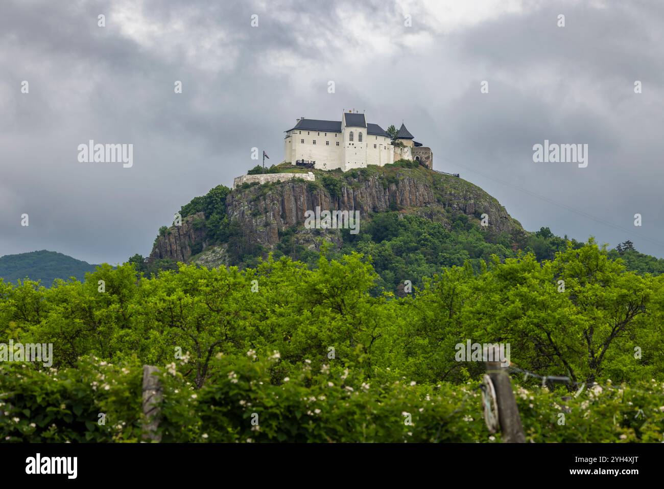 Fuzer castle hungary hi-res stock photography and images - Alamy